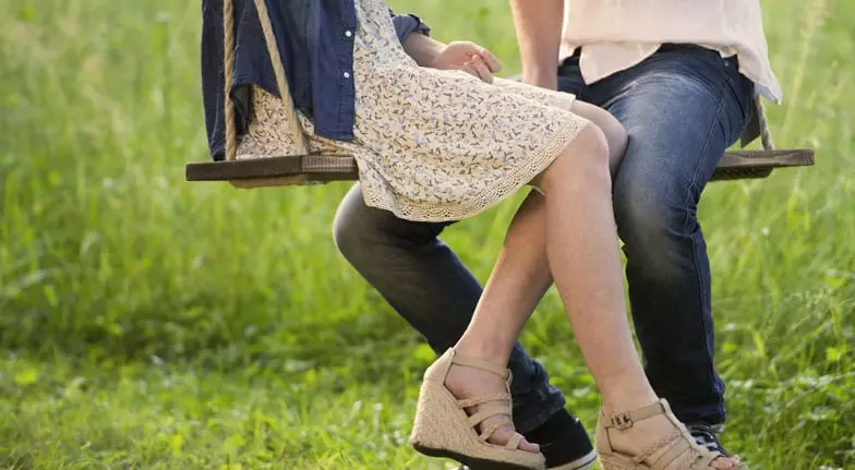 Voici comment la fille avec des problèmes de confiance veut, a besoin et mérite d'être aimée