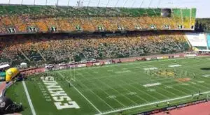 Apmeklējiet Kanādu: pieci slaveni stadioni, kurus sporta fani vēlēsies apmeklēt 214_1
