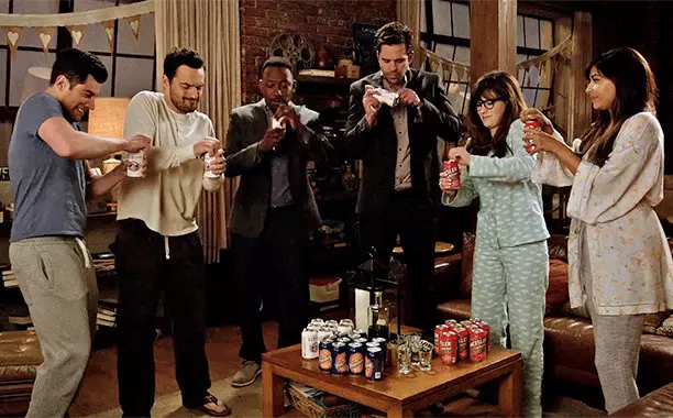 Hier ist eine Aufschlüsselung, wie man „True American“ von „New Girl“ spielt 2250_3