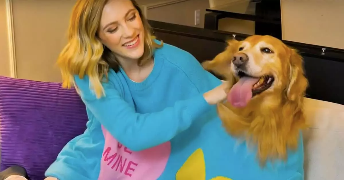 Sărbătorește Ziua Îndrăgostiților cu acest pulover cu două capete pentru tine și câinele tău