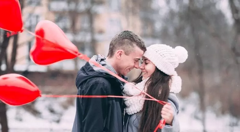 21 Swoon-Worthy Valentine's Day රූපලාවන්‍ය නිෂ්පාදන