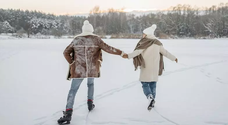 50 de idei de întâlniri de iarnă chiar și iubitul tău le va iubi