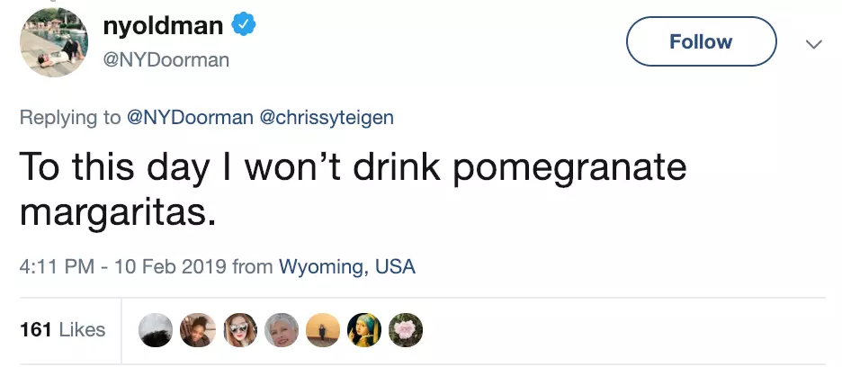 Chrissy Teigen le cere fanilor să împărtășească cele mai jenante povești ale lor 9315_37